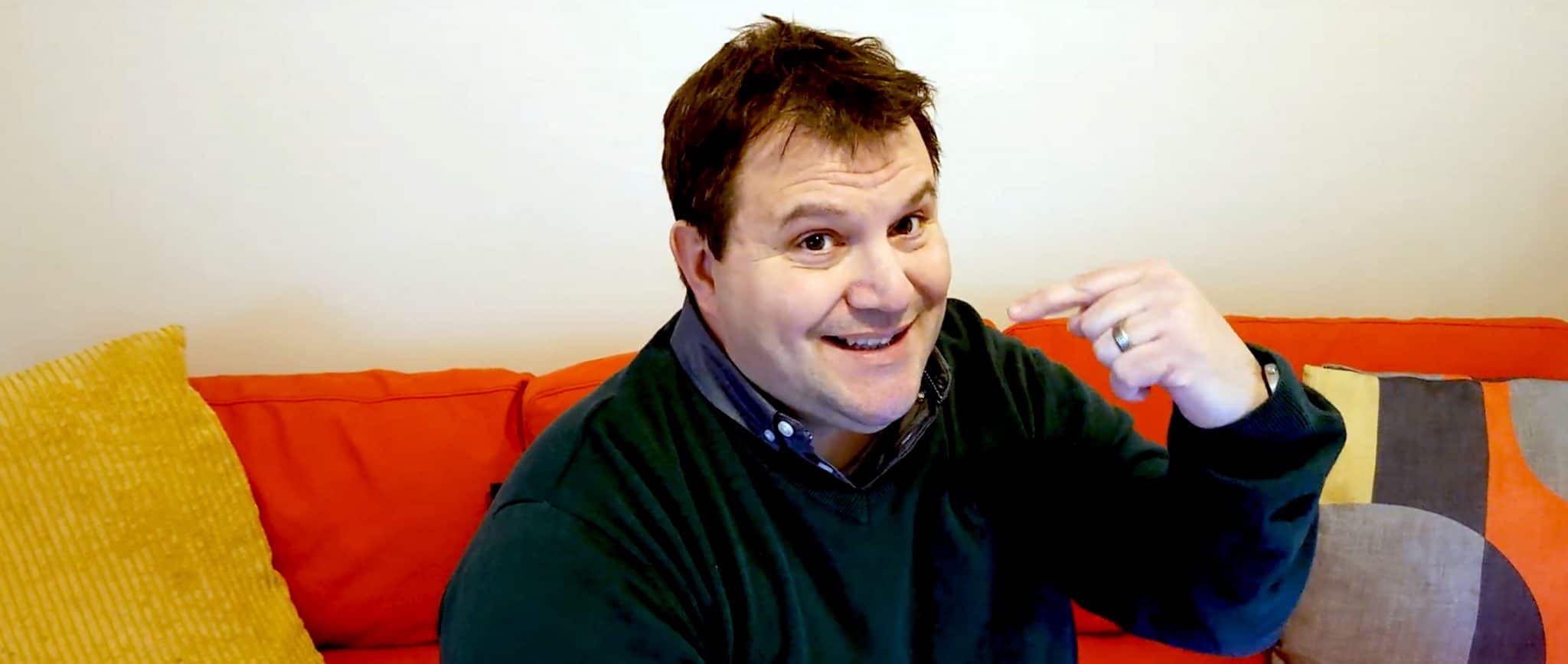 Gadget Man Vlog Episode 4 - The Sun, Broadband Routers and Huawei live ...